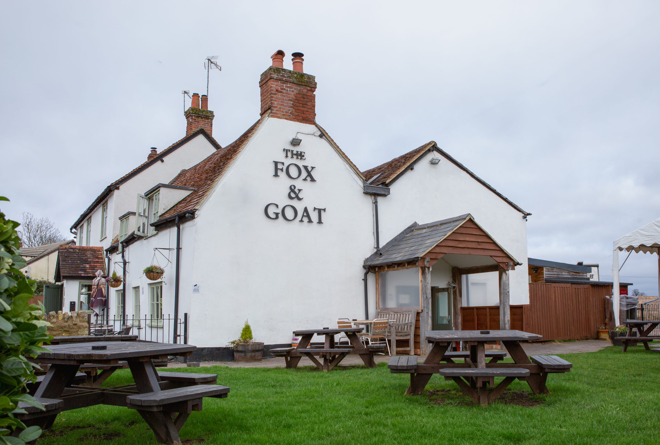 Country Pub Tiddington - The Fox & Goat